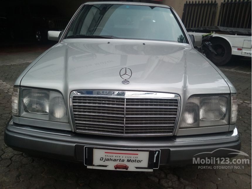 Jual Mobil Mercedes-Benz 220E 1995 2.2 Manual 2.2 di DKI Jakarta Manual ...