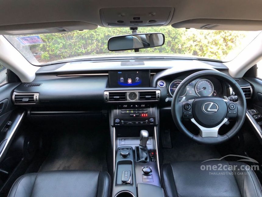 Lexus IS300h 2014 Premium 2.5 in กรุงเทพและปริมณฑล Automatic Sedan สี ...