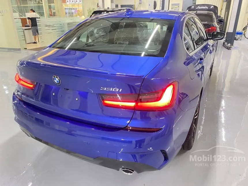 Jual Mobil BMW 330i 2022 M Sport 2.0 di DKI Jakarta Automatic Sedan ...