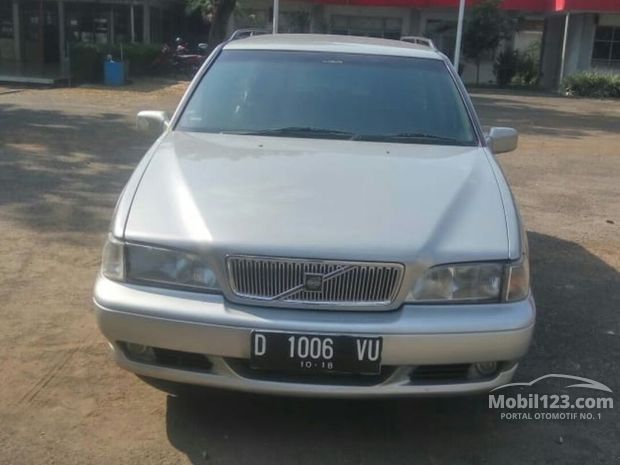 Volvo Mobil Bekas & Baru dijual di Indonesia - Dari 60 Mobil di Mobil123