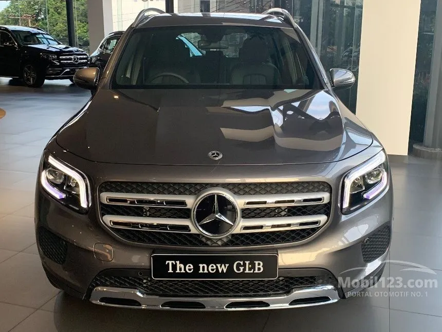 Jual Mobil Mercedes-Benz GLB200 2022 Progressive Line 1.3 di DKI ...