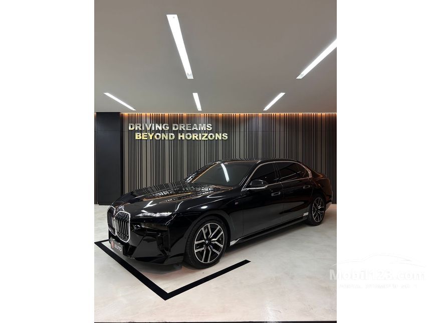 Jual Mobil BMW 735i 2024 M Sport 3.0 di DKI Jakarta Automatic Sedan ...