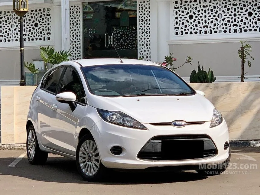 Jual Mobil Ford Fiesta 2012 Trend 1.4 di DKI Jakarta Automatic ...