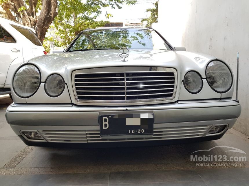 Jual Mobil Mercedes-Benz E230 1999 W210 2.3 Automatic 2.3 di DKI ...
