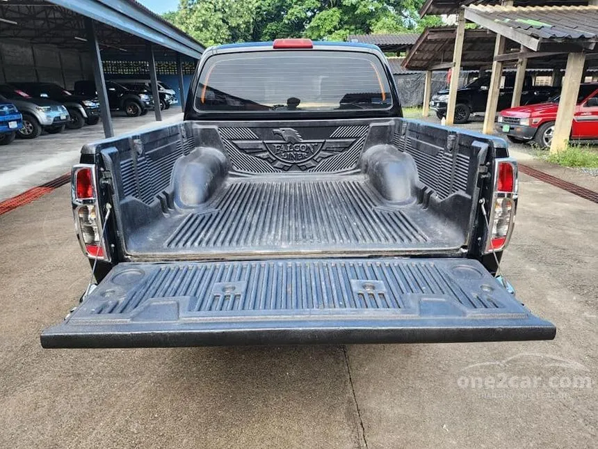 2009 Nissan Frontier Navara 2.5 4DR Calibre Pickup for sale on One2car