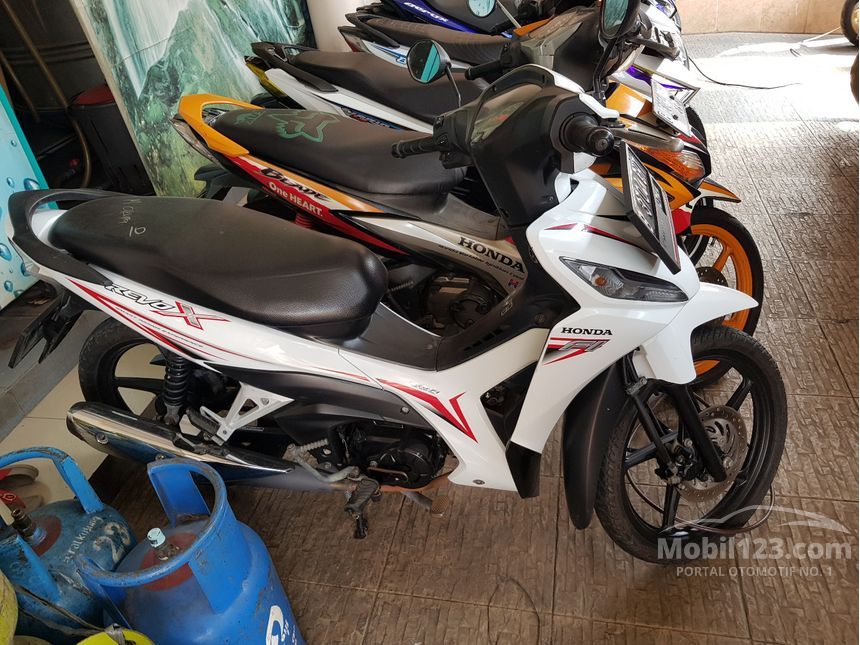 Jual Motor Honda Revo 2017 0.1 di Banten Manual Others Putih Rp 10.000. ...
