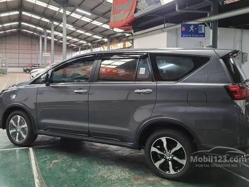 Jual Mobil Toyota Innova Venturer 2022 2.4 di Jawa Timur Automatic ...