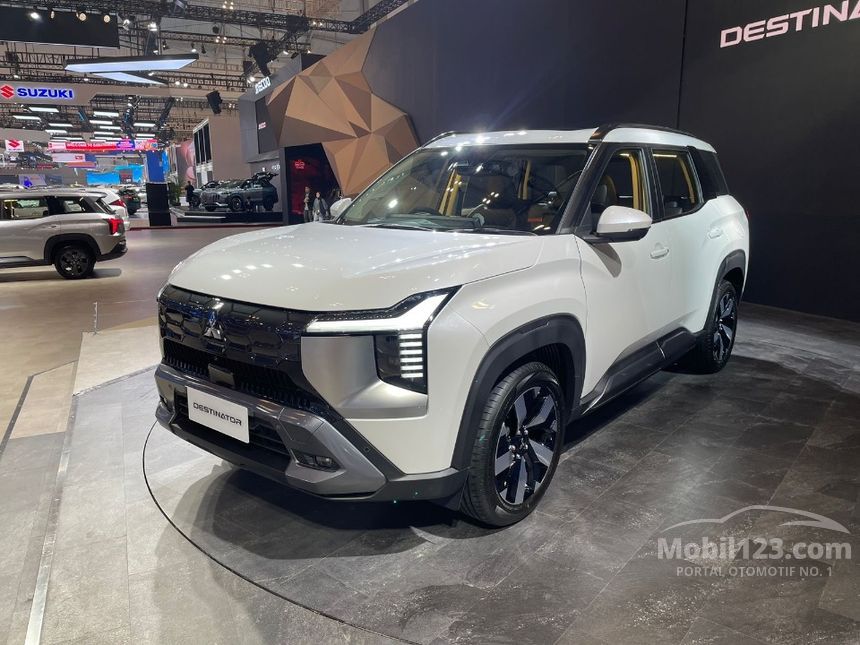 Jual Mobil Mitsubishi Destinator 2025 Ultimate Premium 1.5 di DKI ...