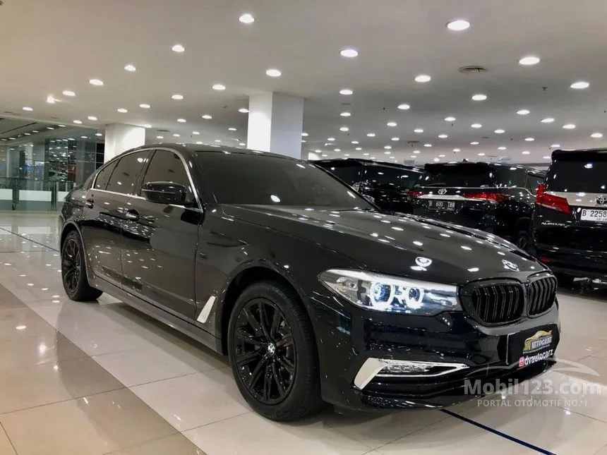 Jual Mobil BMW 520i 2018 Luxury 2.0 di DKI Jakarta Automatic Sedan ...
