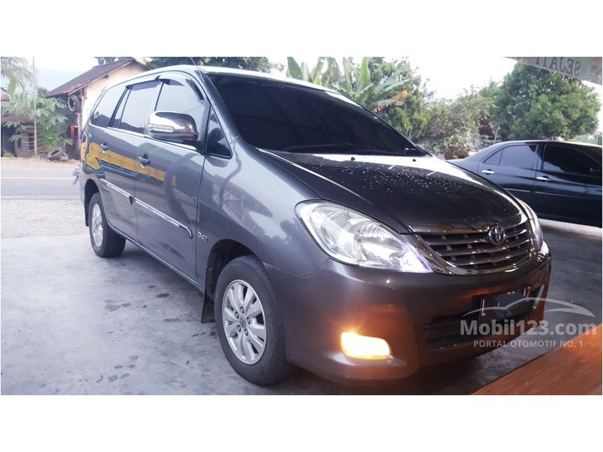 Jual Mobil Toyota Kijang Innova 2010 E 2.5 di Jawa Timur Manual MPV Abu ...