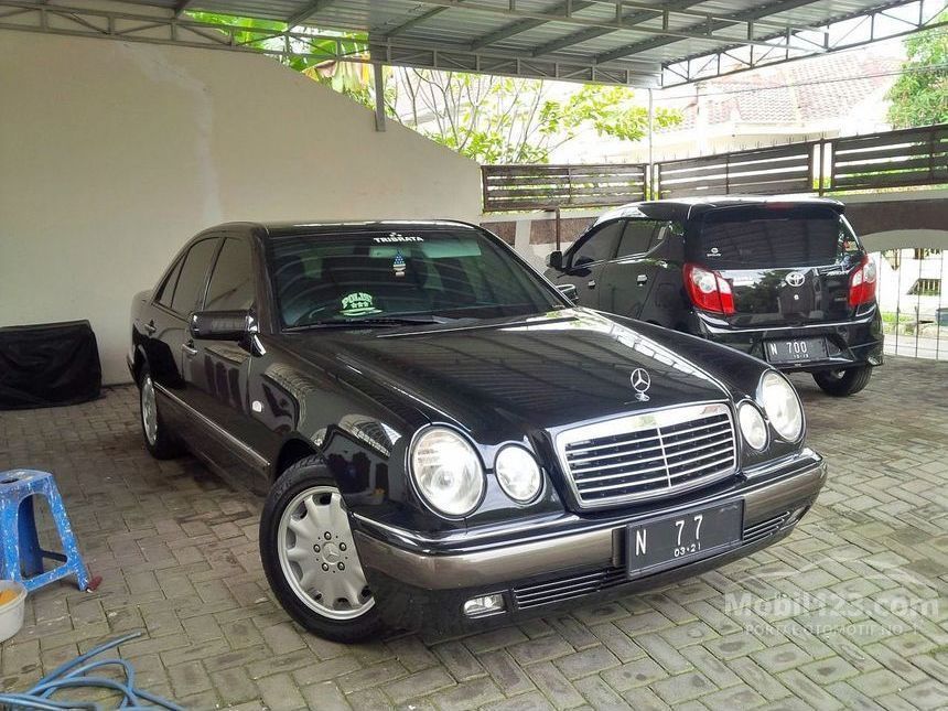 Jual Mobil Mercedes-Benz E320 1997 W210 3.2 Automatic 3.2 di Jawa Timur ...