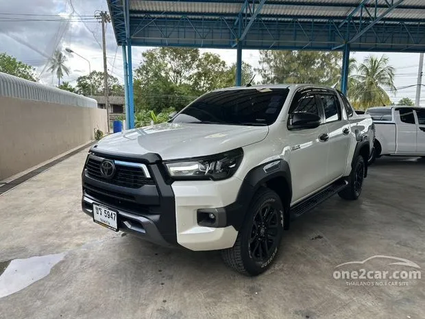 ซื้อรถ Toyota Hilux Revo double-cab 2.4 Prerunner Rocco Double Cab มือ ...