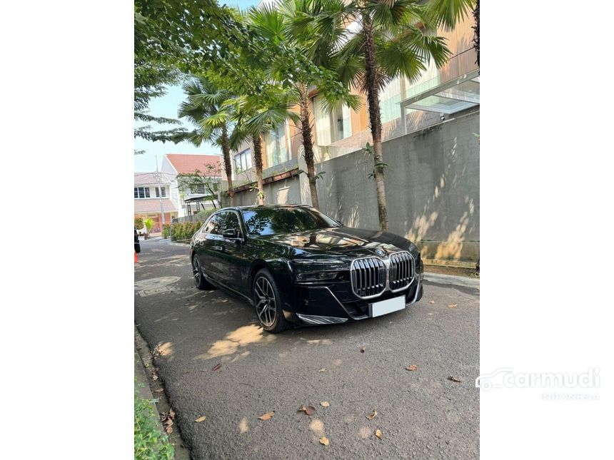 Jual Mobil BMW 735i 2023 M Sport 3.0 di DKI Jakarta Automatic Sedan ...