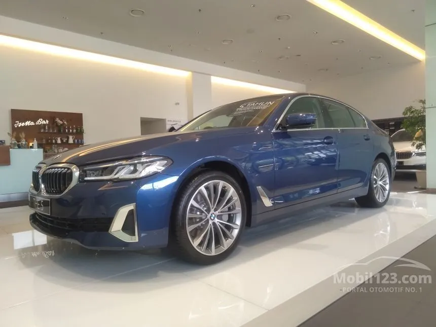 Jual Mobil BMW 530i 2021 Opulence 2.0 di DKI Jakarta Automatic Sedan ...
