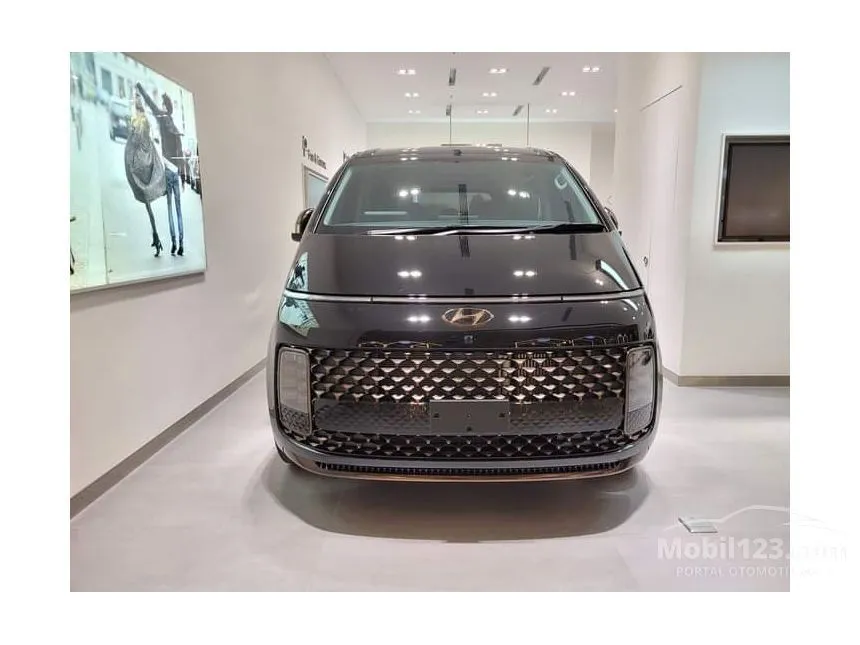 Jual Mobil Hyundai Staria 2022 Signature 9 2.2 di DKI Jakarta Automatic ...