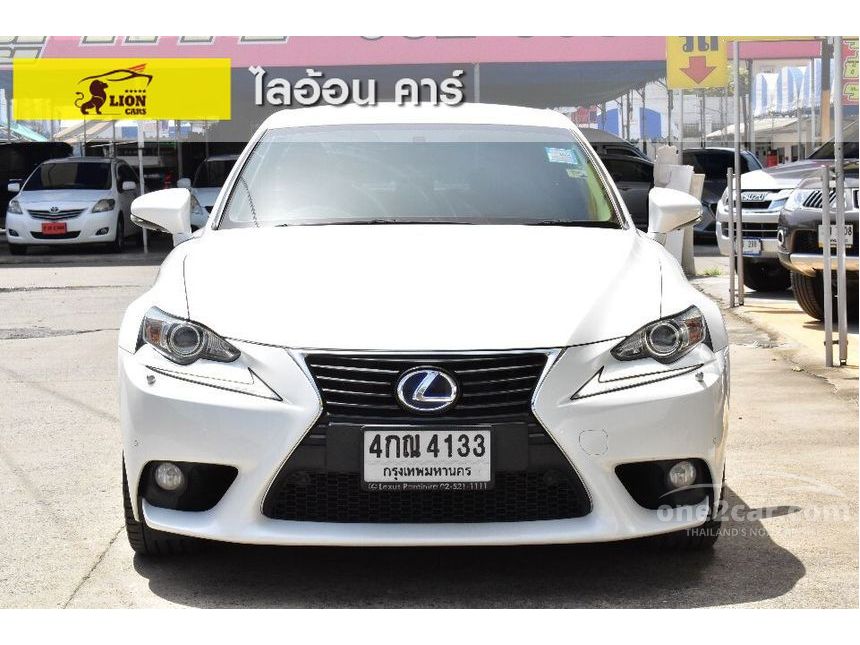 Lexus IS300h 2015 (ปี 12-16) Premium 2.5 เกียร์อัตโนมัติ สีขาว ...