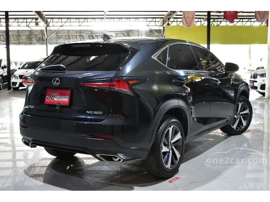 Lexus NX300 2018 (ปี 14-17) Grand Luxury 2.0 เกียร์อัตโนมัติ สีดำ ...