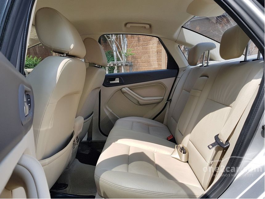 Ford Focus 2010 Ghia 2.0 in กรุงเทพและปริมณฑล Automatic Sedan สีเทา for ...