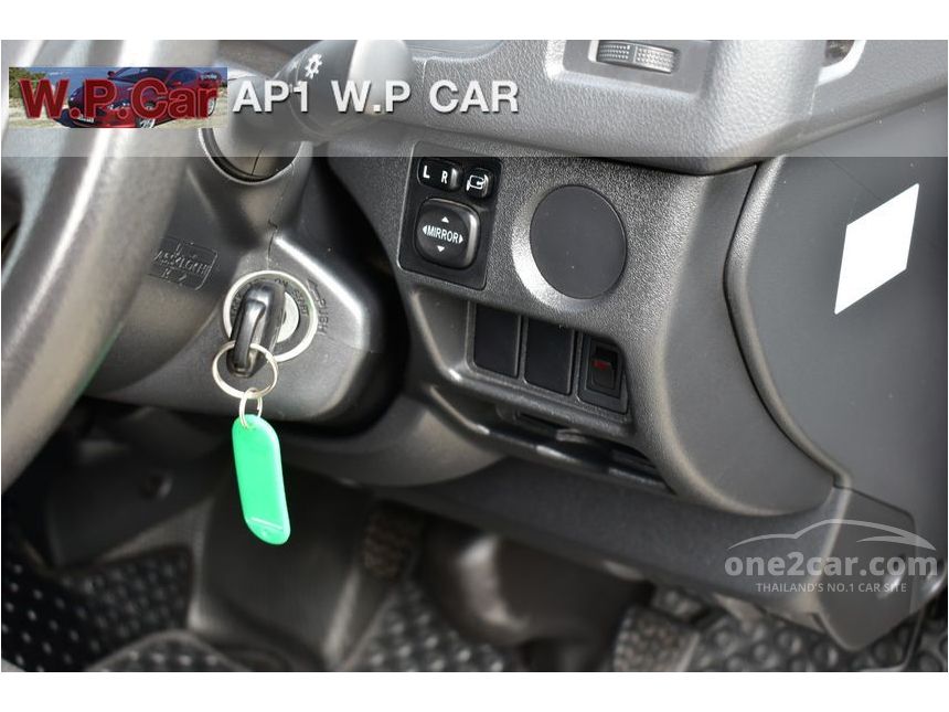 Toyota Hiace 2016 D4D 3.0 in กรุงเทพและปริมณฑล Manual Van สีเงิน for ...