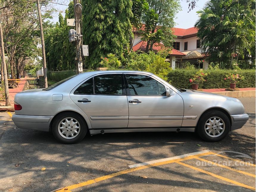 Mercedes-Benz E230 1997 Avantgarde 2.3 in กรุงเทพและปริมณฑล Automatic ...