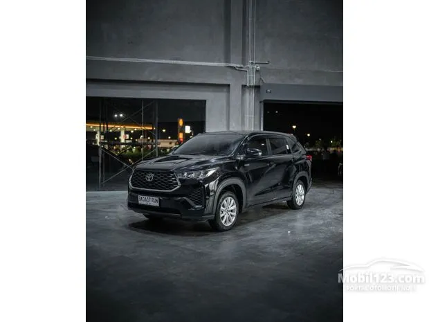 Toyota Kijang Innova Zenix V HV (Premium Color) Bekas di Indonesia ...