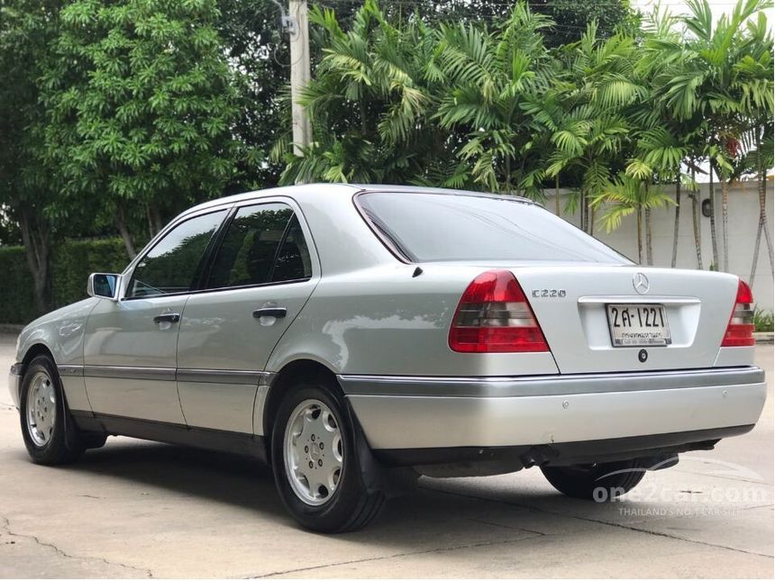 Mercedes-Benz C220 1995 W202 (ปี 93-00) Elegance 2.2 เกียร์อัตโนมัติ สี ...
