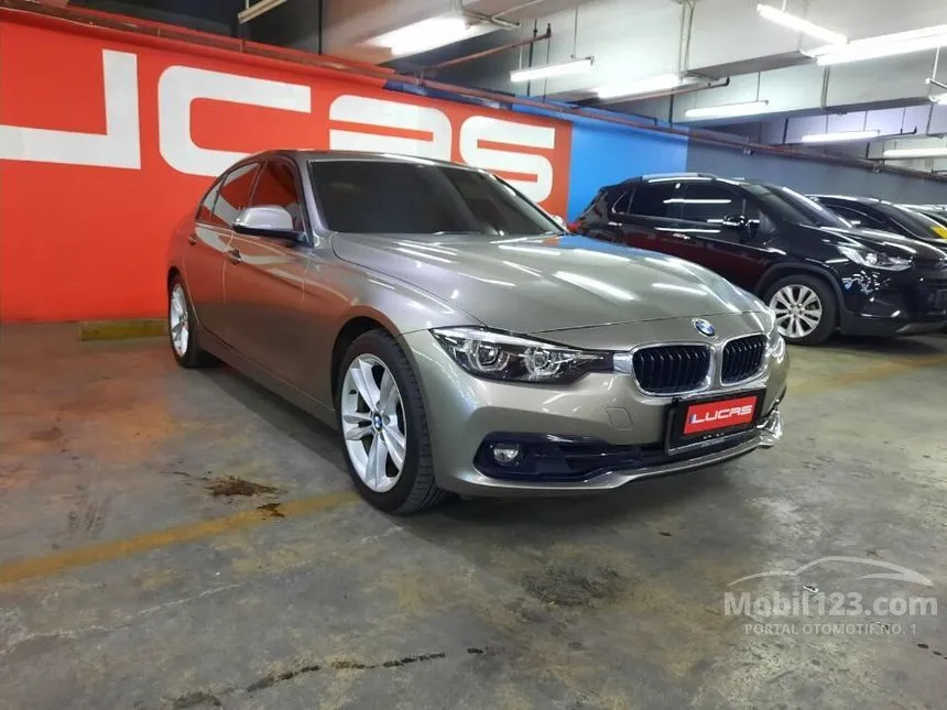 Jual Mobil BMW 320i 2019 Sport Shadow Edition 2.0 di DKI Jakarta Automatic Sedan Silver Rp 590. ...