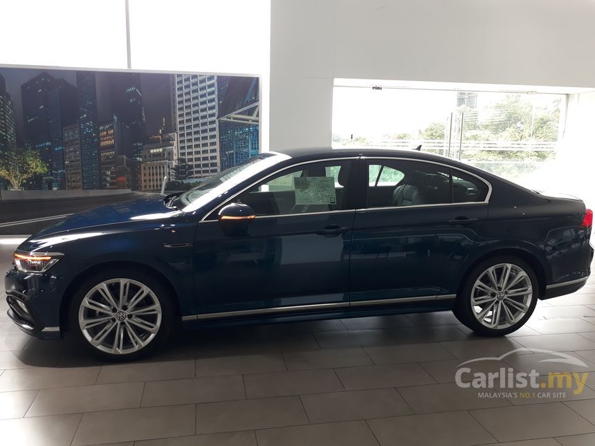 Volkswagen Passat 2020 R-line 2.0 in Selangor Automatic Sedan Blue for ...