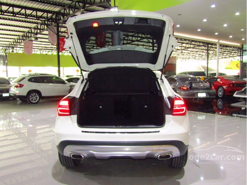 Mercedes-Benz GLA200 2015 W156 (ปี 14-17) Urban 1.6 เกียร์อัตโนมัติ สี ...