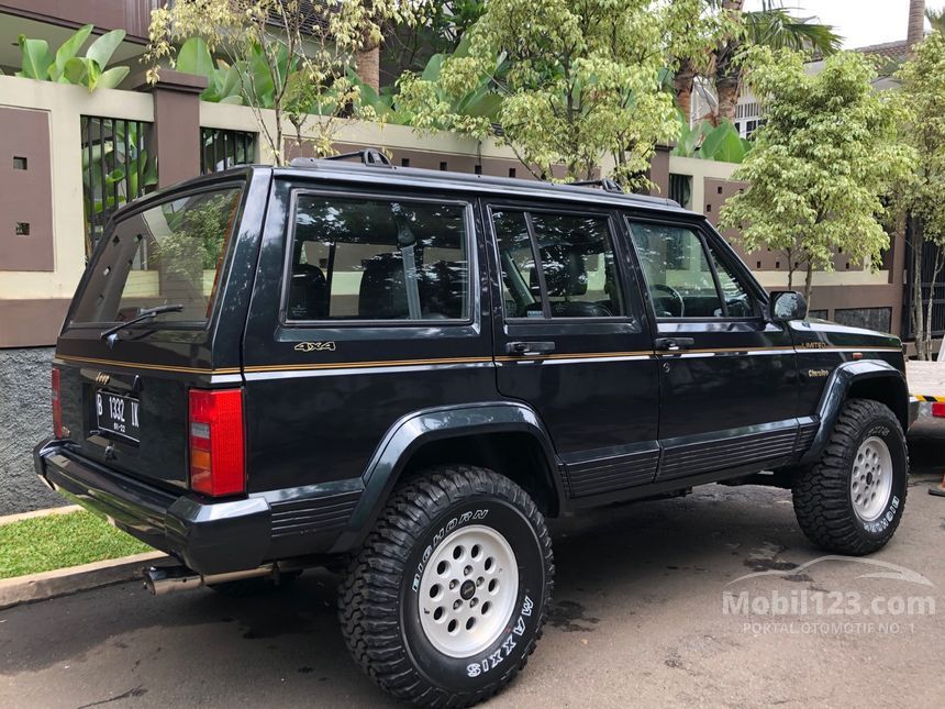 Jual Mobil Jeep Cherokee 1997 4.0 di Jawa Barat Automatic SUV Hitam Rp ...