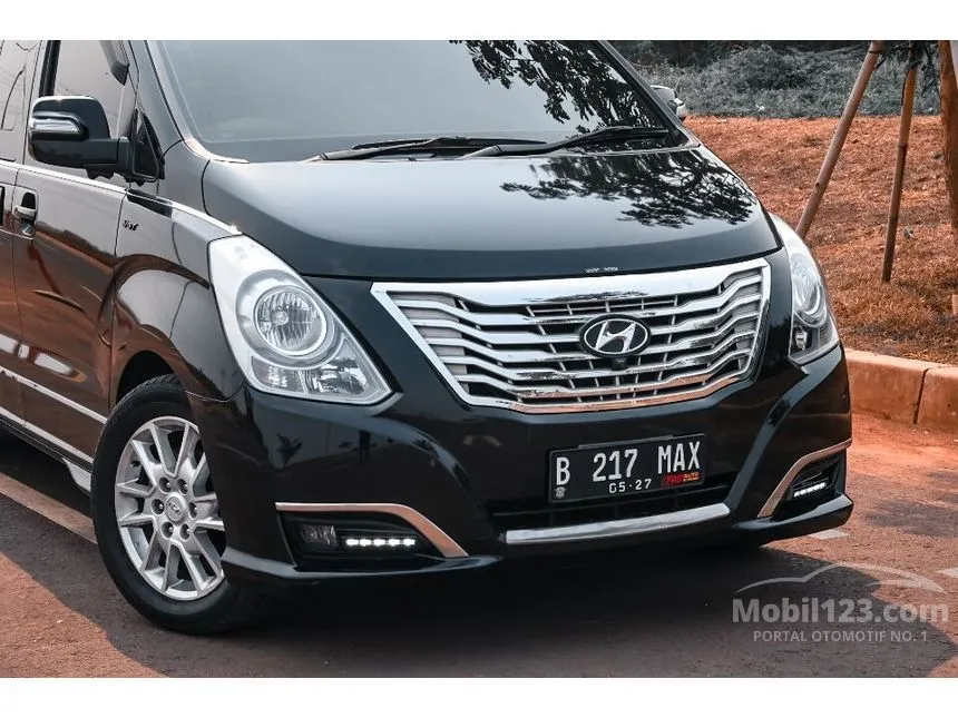 Jual Mobil Hyundai H-1 2017 Limited Royale 2.5 di DKI Jakarta Automatic ...