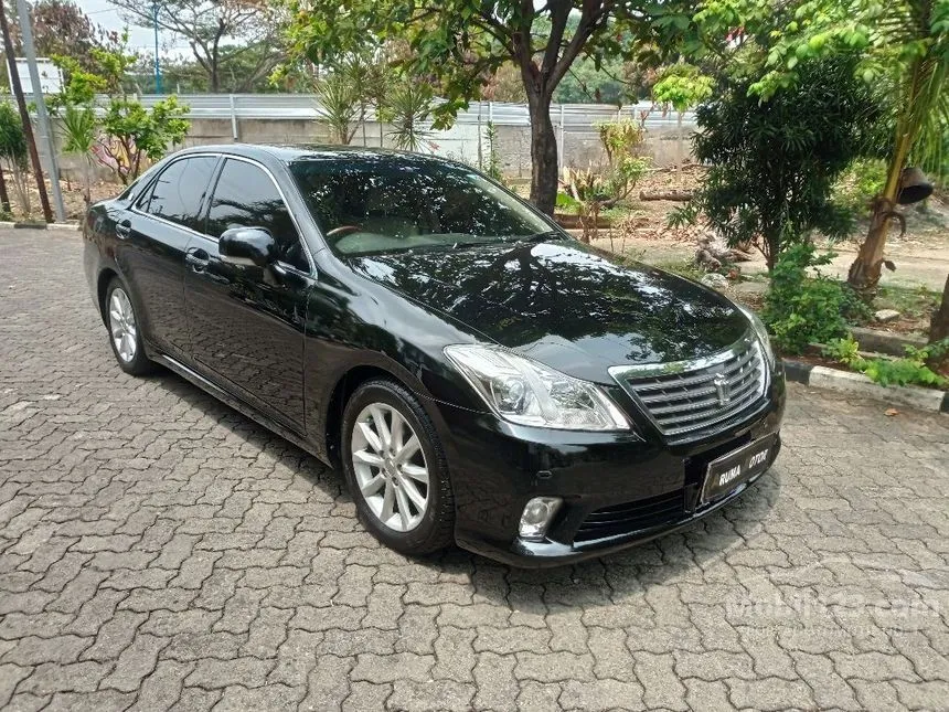 Jual Mobil Toyota Crown 2012 Royal Saloon 3.0 di Jawa Barat Automatic ...