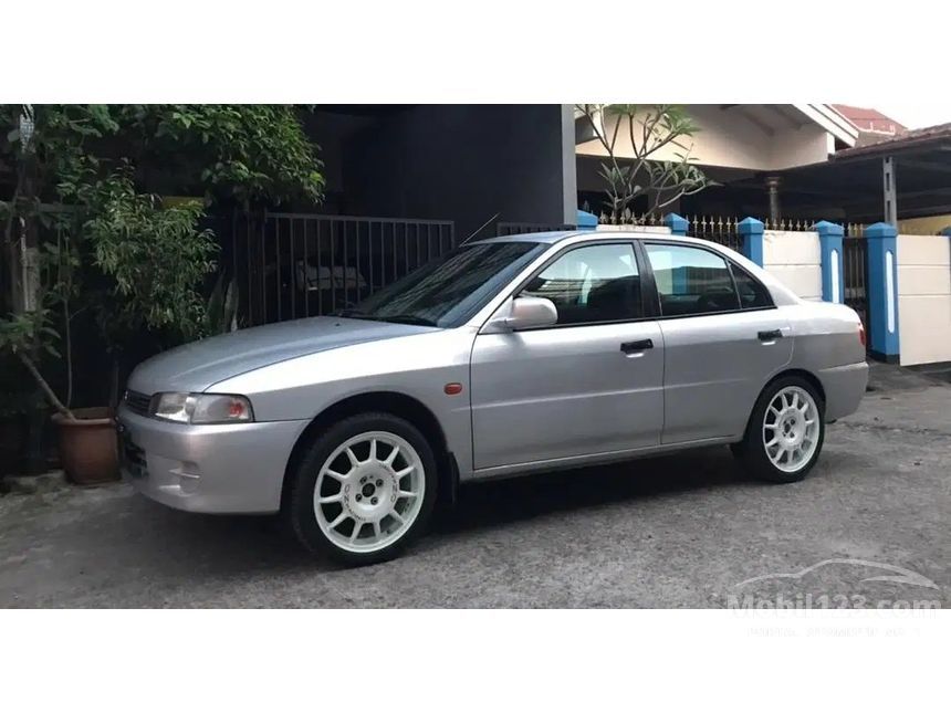 Jual Mobil Mitsubishi Lancer 2000 GLXi 1.6 di Jawa Barat Manual Sedan ...