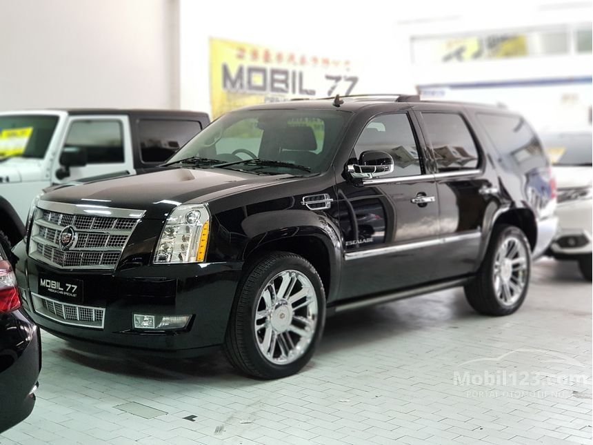 Jual Mobil Cadillac Escalade 2012 Platinum 6.2 di Jawa Timur Automatic ...