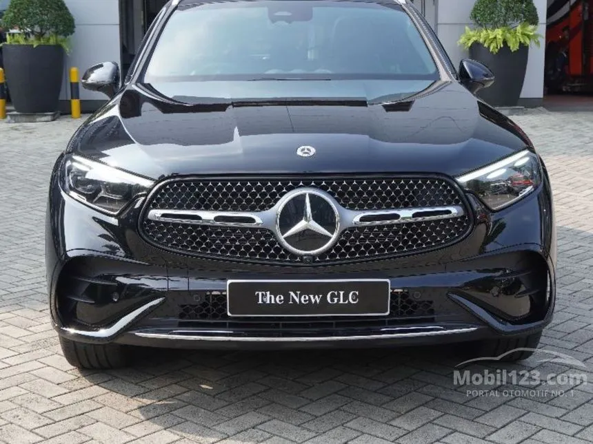 Jual Mobil Mercedes-Benz GLC300 2023 AMG Line 4MATIC 2.0 di DKI Jakarta ...