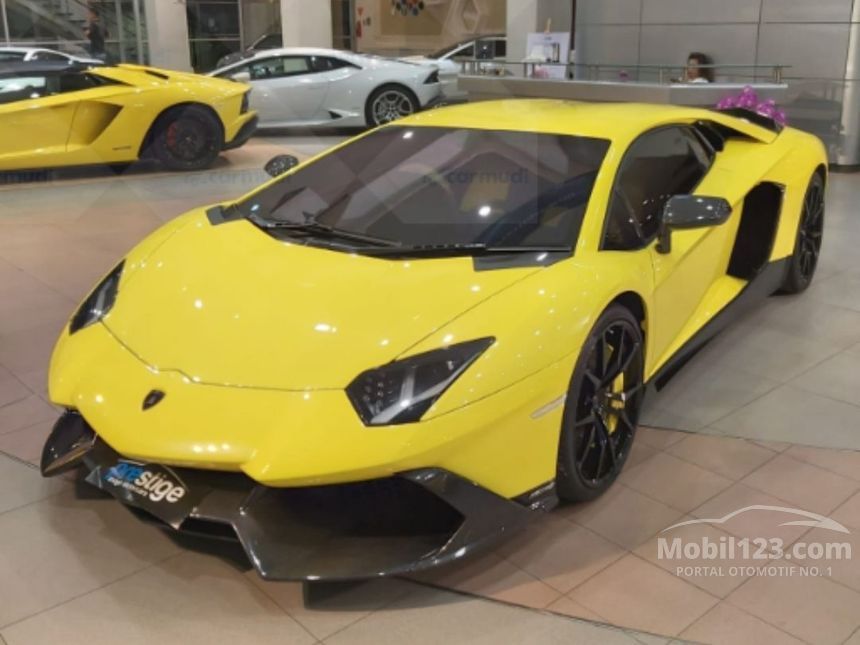 Jual Mobil Lamborghini Aventador 2013 LP720-4 50 Anniversario 6.5 di ...