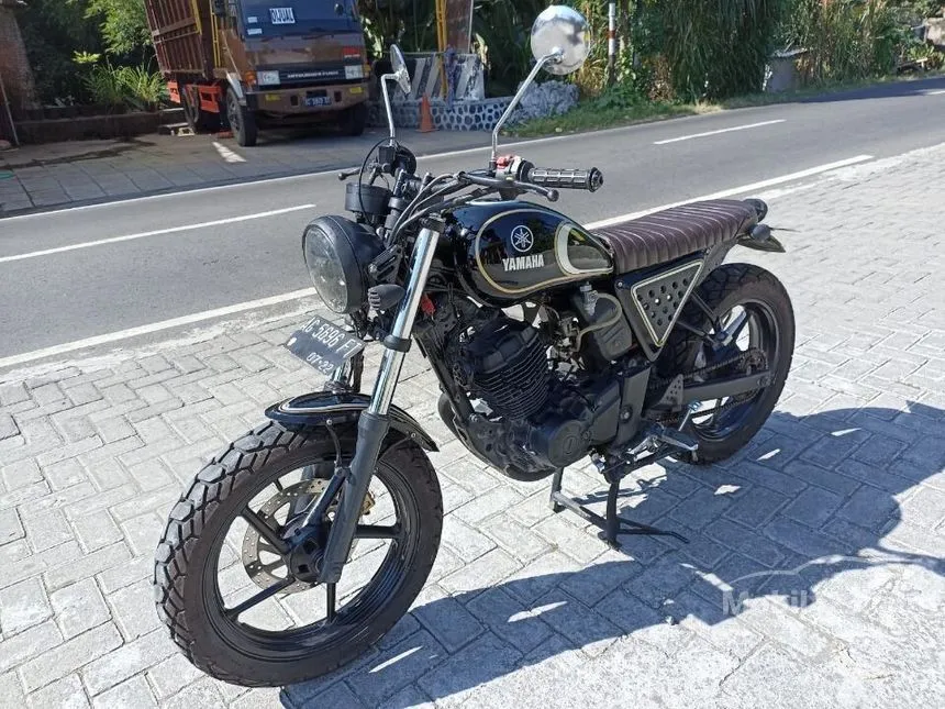 Jual Motor Yamaha Byson 2012 0.2 di Jawa Timur Manual Touring Putih Rp ...