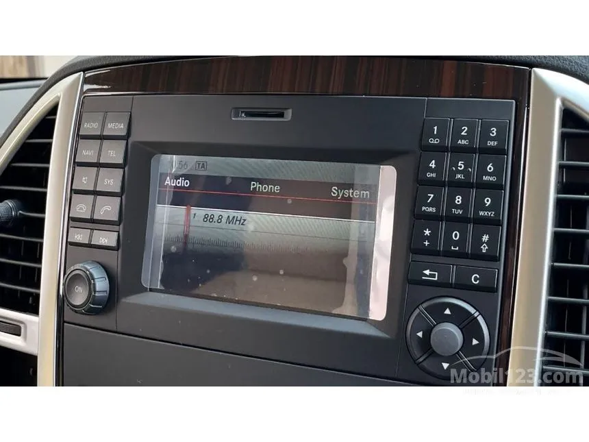 Jual Mobil Mercedes-Benz Vito 2019 Lombardi 2.0 di DKI Jakarta ...