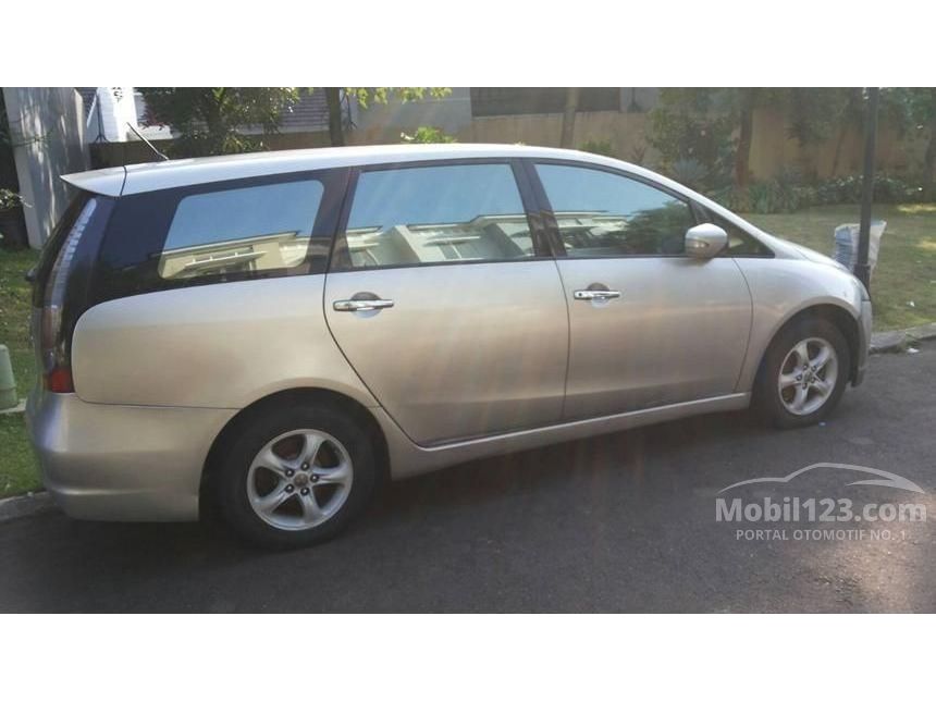Jual Mobil Mitsubishi Grandis 2005 NA 2.4 di Banten Automatic MPV ...