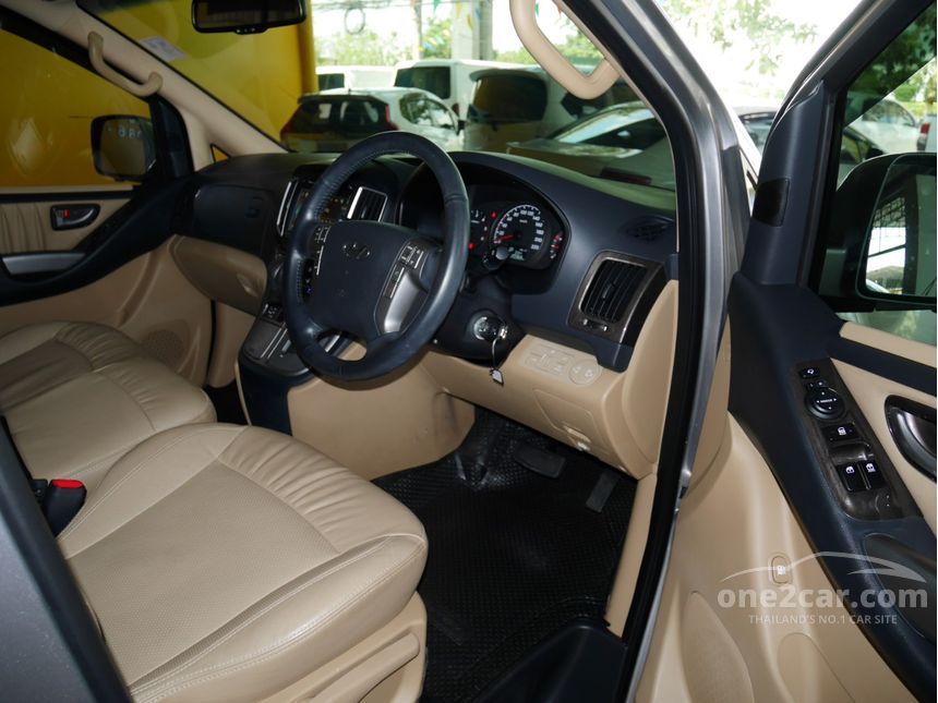 Hyundai H-1 2018 Deluxe 2.5 in กรุงเทพและปริมณฑล Automatic Van สีเทา ...