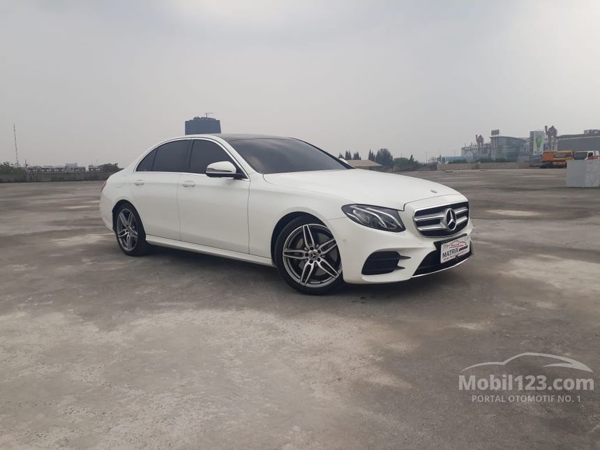 Jual Mobil Mercedes-Benz E300 2018 AMG Line 2.0 di DKI Jakarta ...