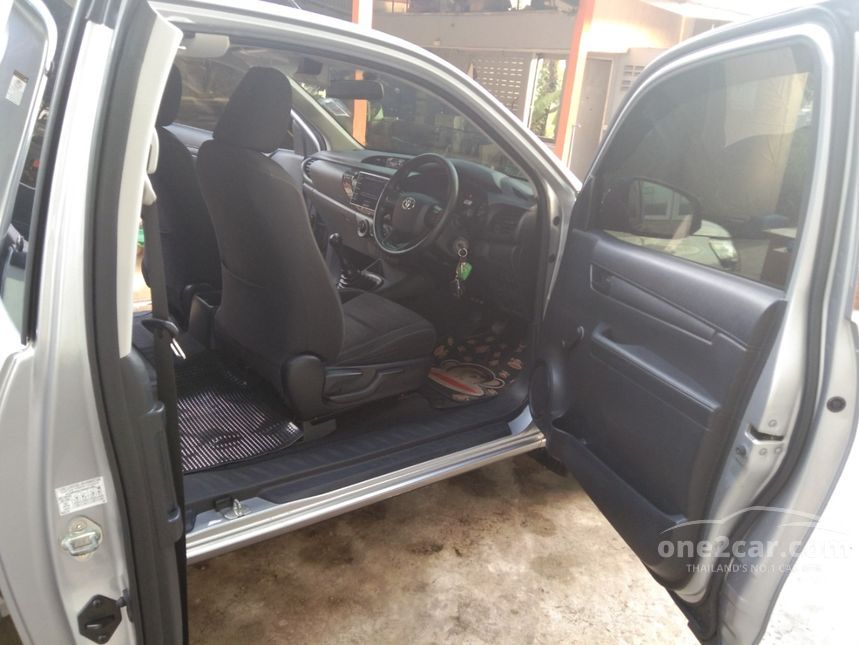 Toyota Hilux Revo 2017 J 2.4 in กรุงเทพและปริมณฑล Manual Pickup สีเทา ...