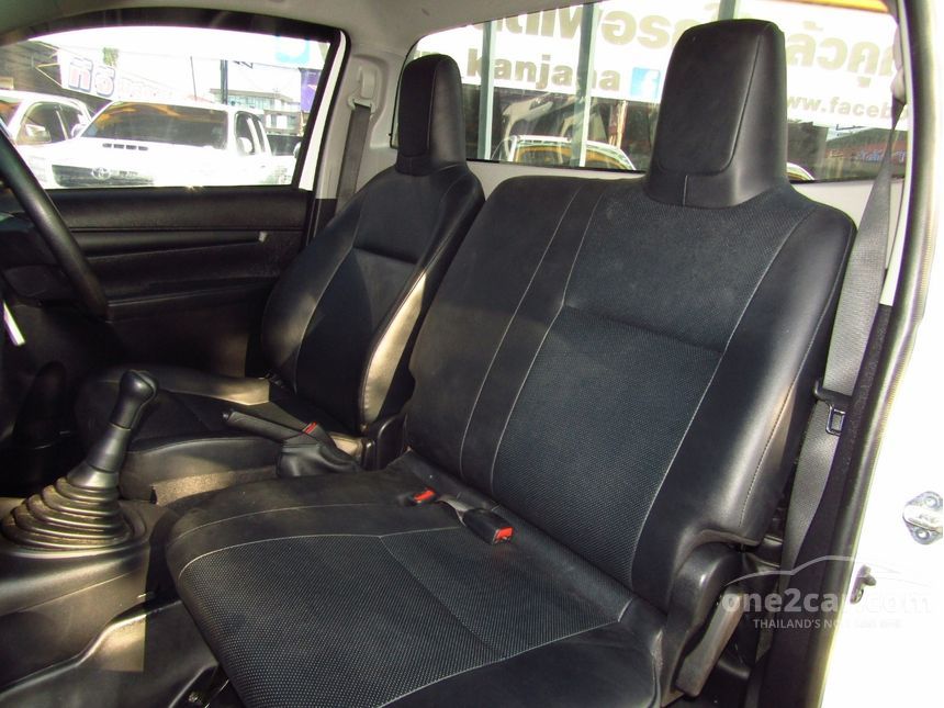 Toyota Hilux Revo 2017 J 2.4 in กรุงเทพและปริมณฑล Manual Pickup สีขาว ...