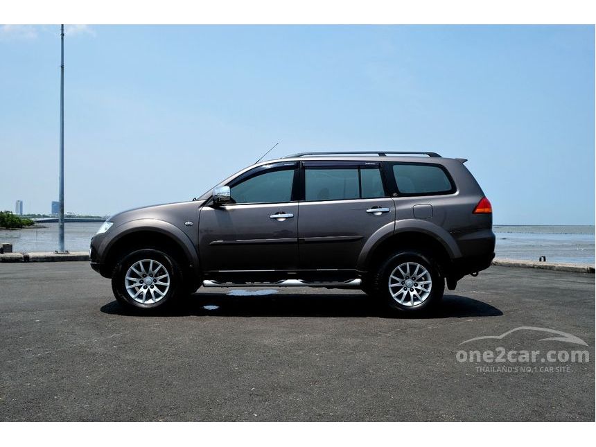 Mitsubishi Pajero 2012 Exceed 3.8 in ภาคตะวันออก Automatic Wagon สี ...