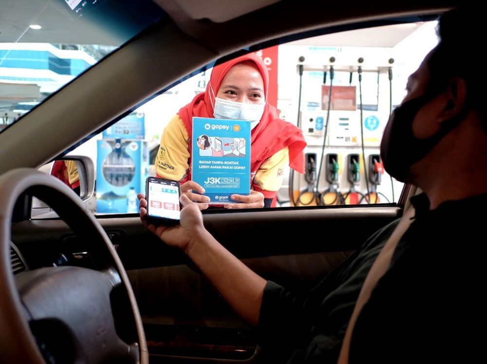 Bayar Bensin via Gopay di SPBU Shell - Berita Otomotif | Mobil123