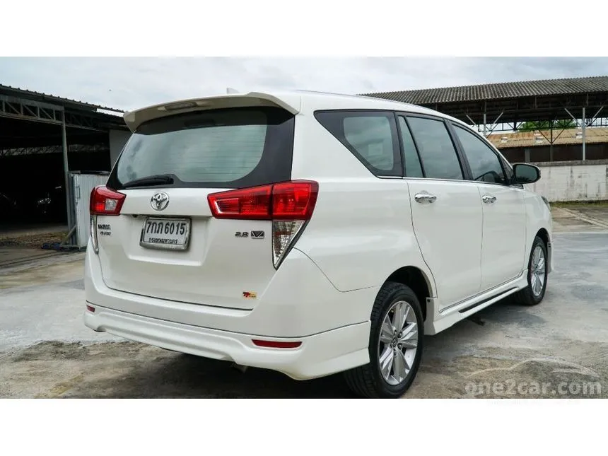 2018 Toyota Innova 2.8 (ปี 16-20) Crysta V Wagon for sale on One2car
