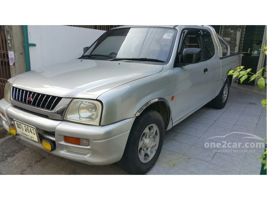 2000 Mitsubishi Strada 2.8 MEGA CAB GLX Pickup MT for sale on One2car
