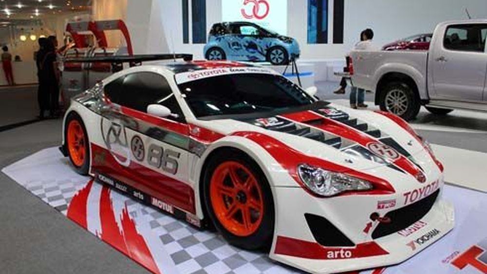 Toyota 86 เปิดราคาที่ 2.4 ล้านบาท?! พร้อมขาย Prius C ที่งานมอเตอร์โชว์ ...