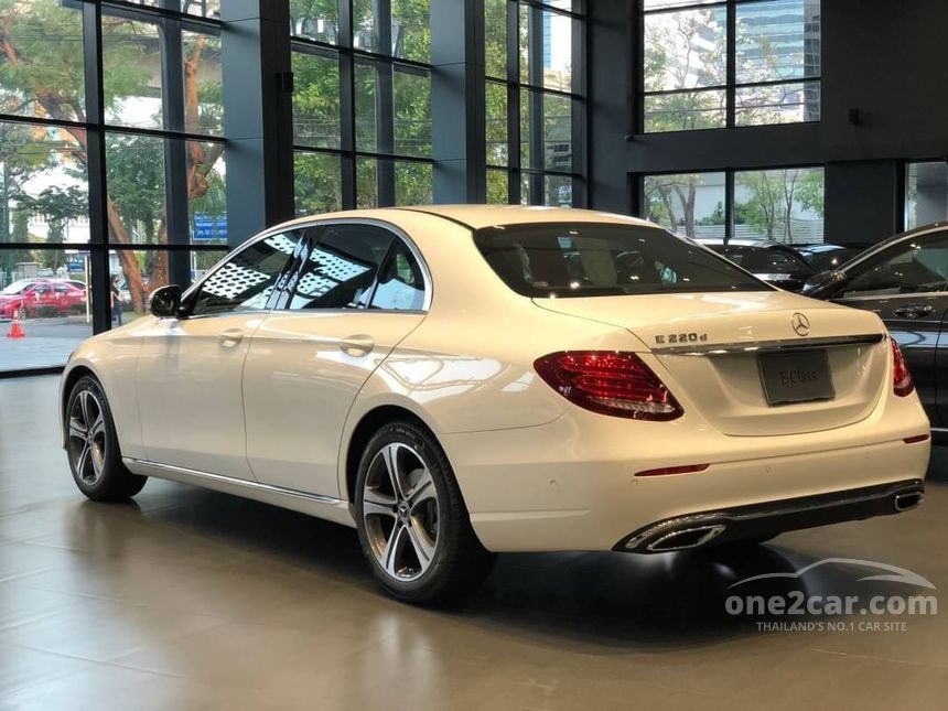 Mercedes-Benz E220 2020 W213 (ปี 16-20) d Sport 2.0 เกียร์อัตโนมัติ สี ...