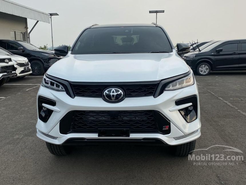 Jual Mobil Toyota Fortuner 2024 GR Sport 4X4 (2 Tone) 2.8 di Banten ...